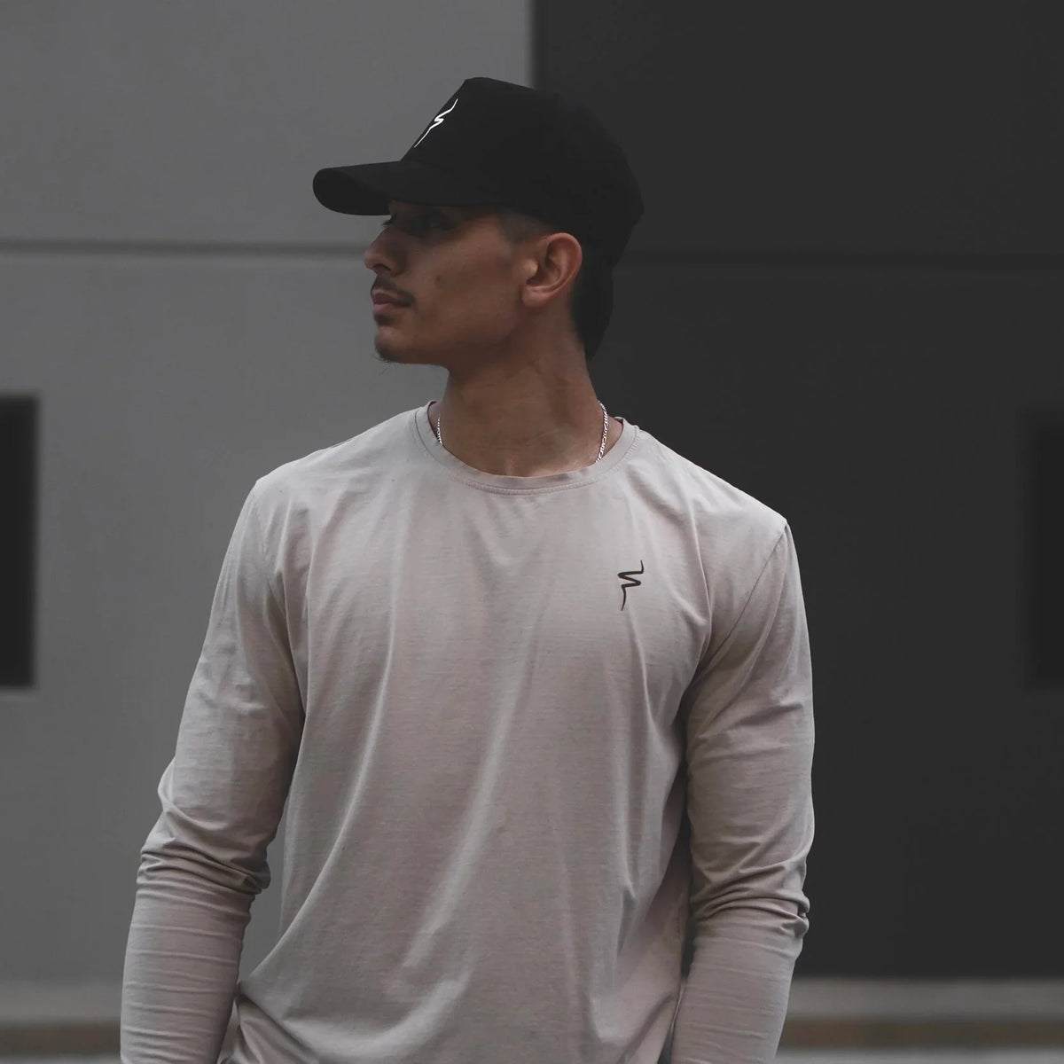 Men's Apparel – No Straight Path